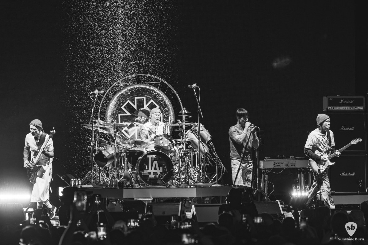 Red Hot Chili Peppers – RV Inn Style Resorts Amphitheater, Ridgefield ...